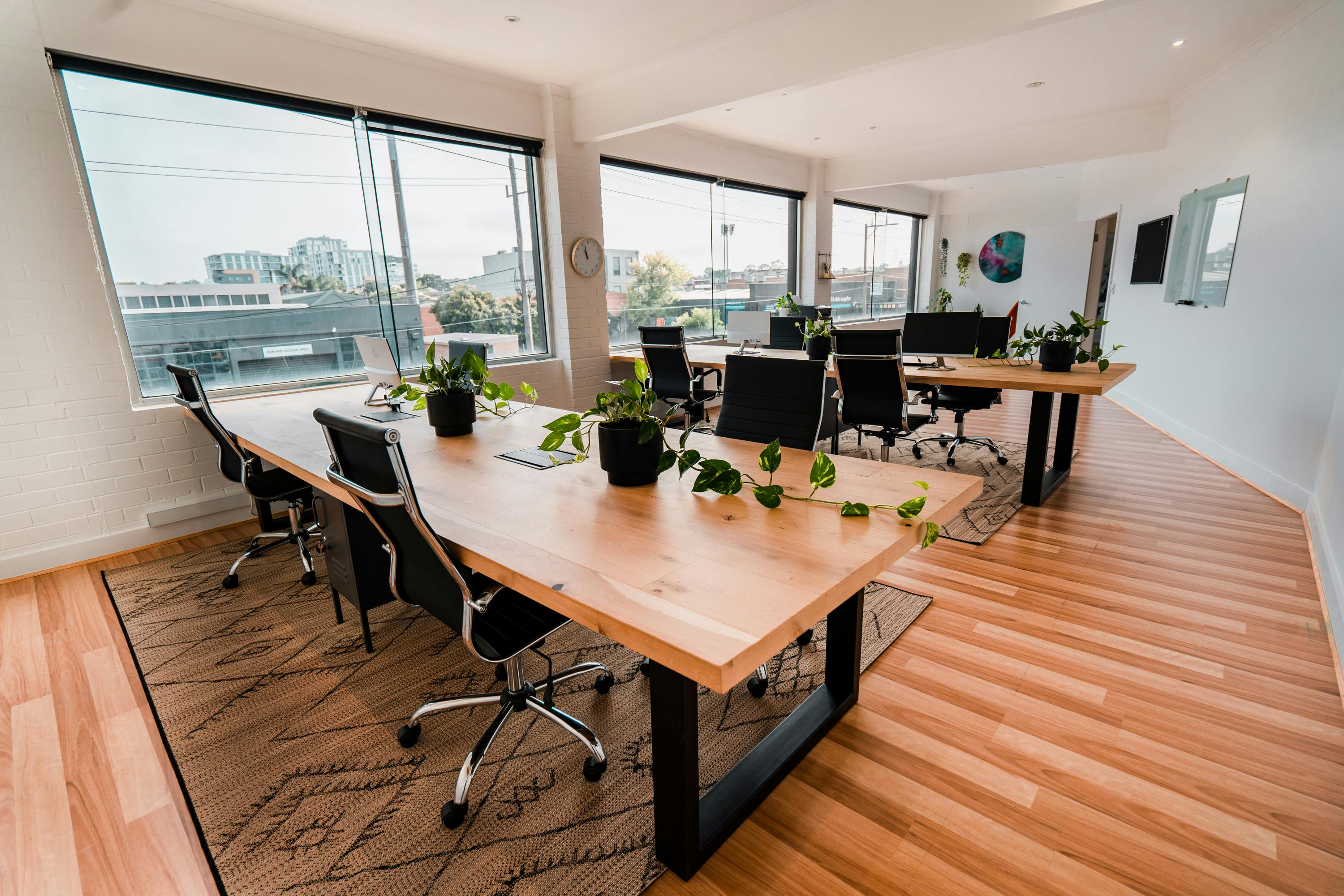Coworking at The Hustle Hive - The Hive Coshare - Spacely