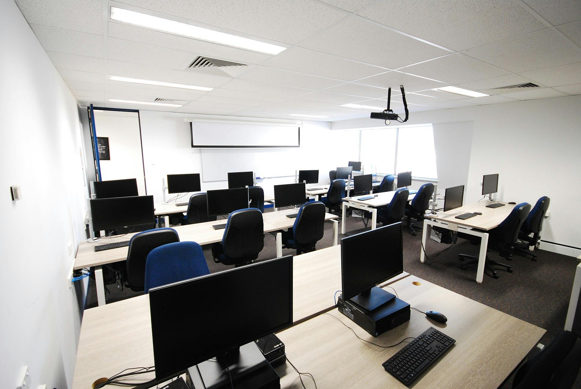 Training room at Sitting Rooms - Blue Computer Room - Spacely