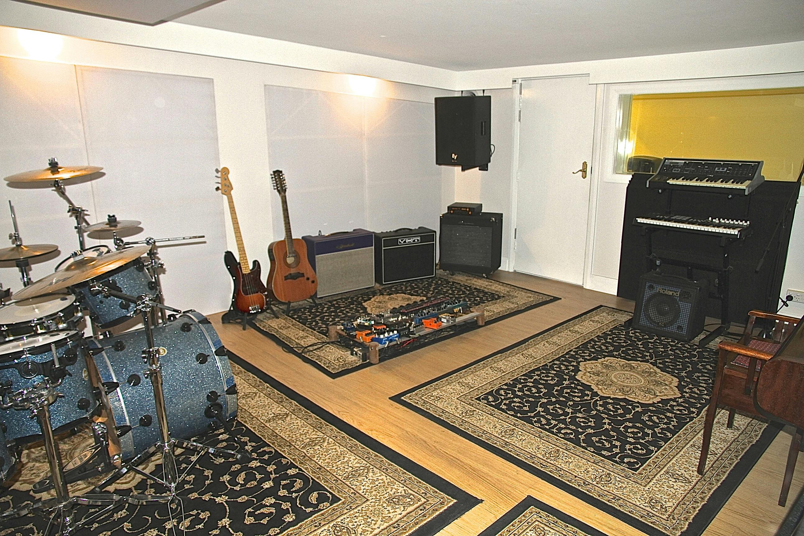 Creative studio at Black Wall Studios - Recording & Rehearsal Studio ...